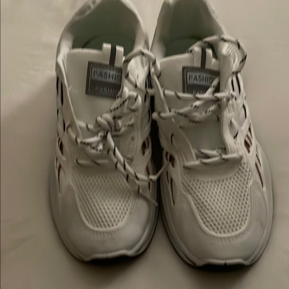 Pacifica | Shoes | Pacifica White Sneakers With Chunky Supportive ...